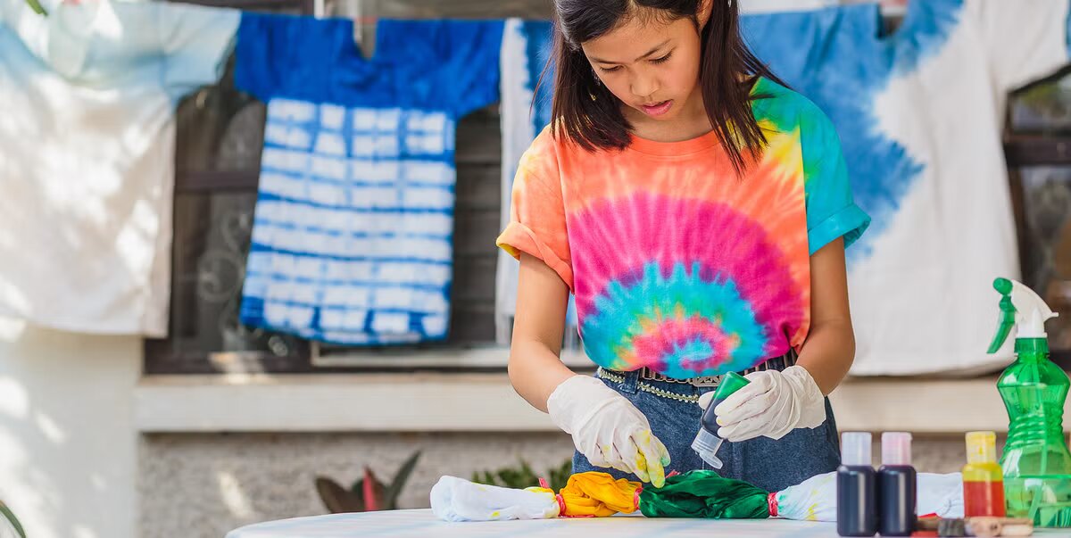 How To Tie Dye A Shirt: Easy Step-by-Step Guide For Beginner